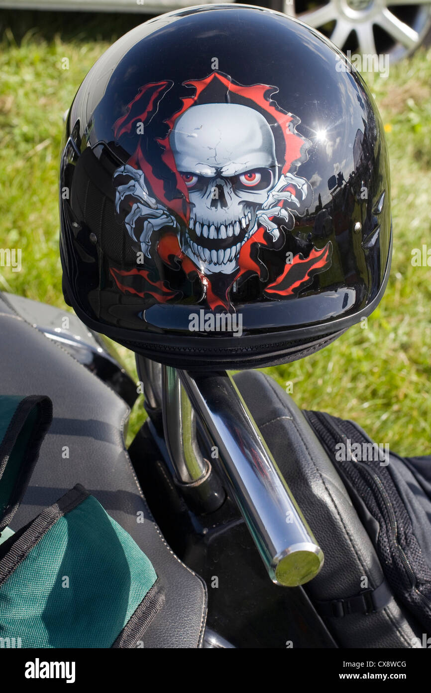 Skull bike helmet hi-res stock photography and images - Alamy
