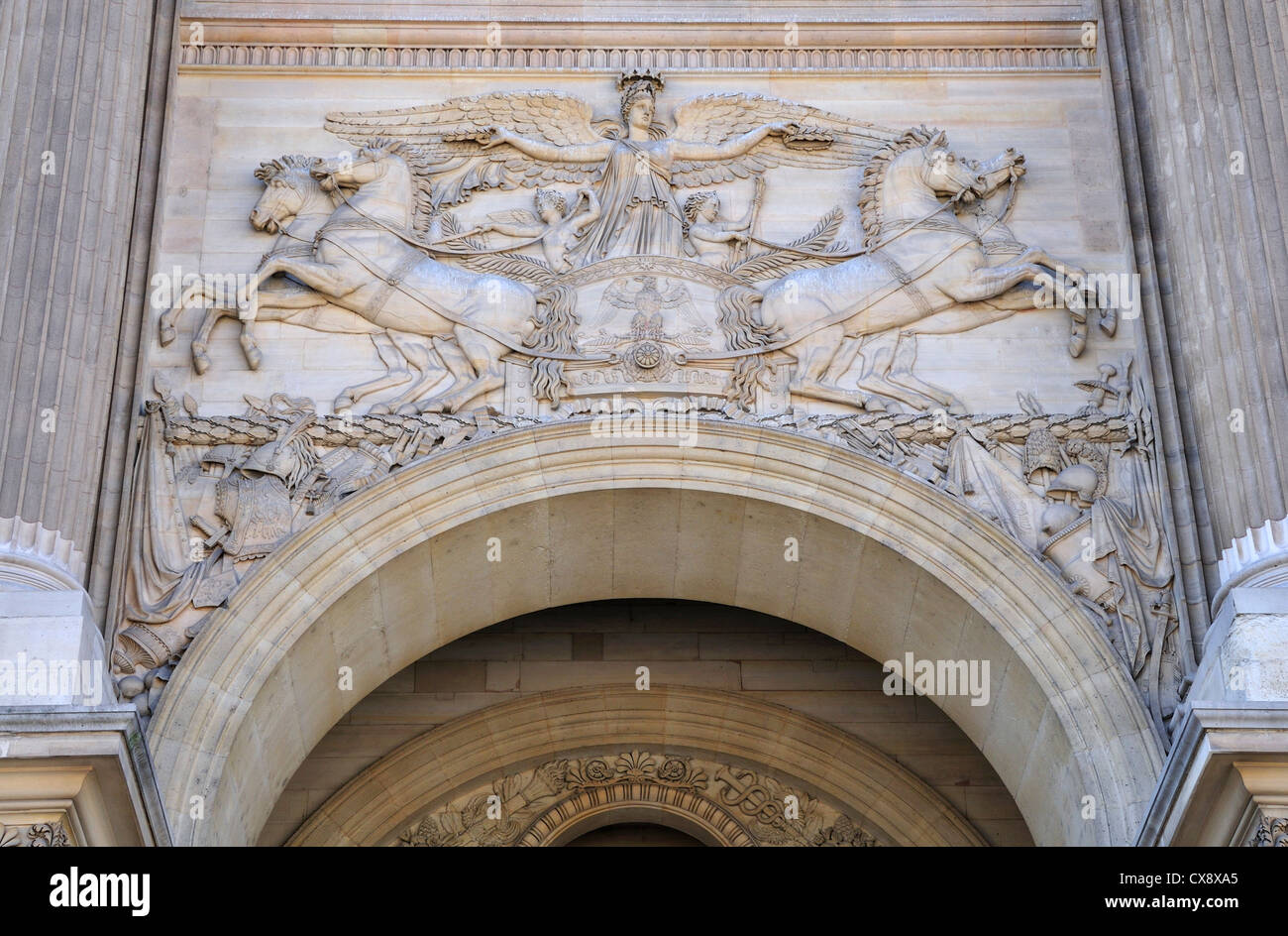Colonnade du louvre hi-res stock photography and images - Alamy