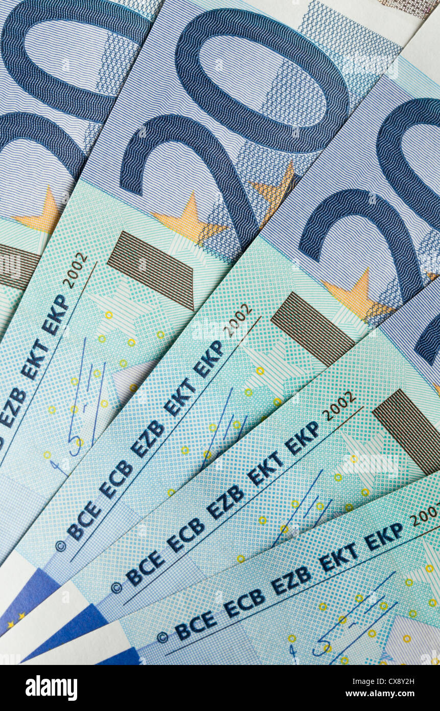 Twenty Euro notes Stock Photo - Alamy