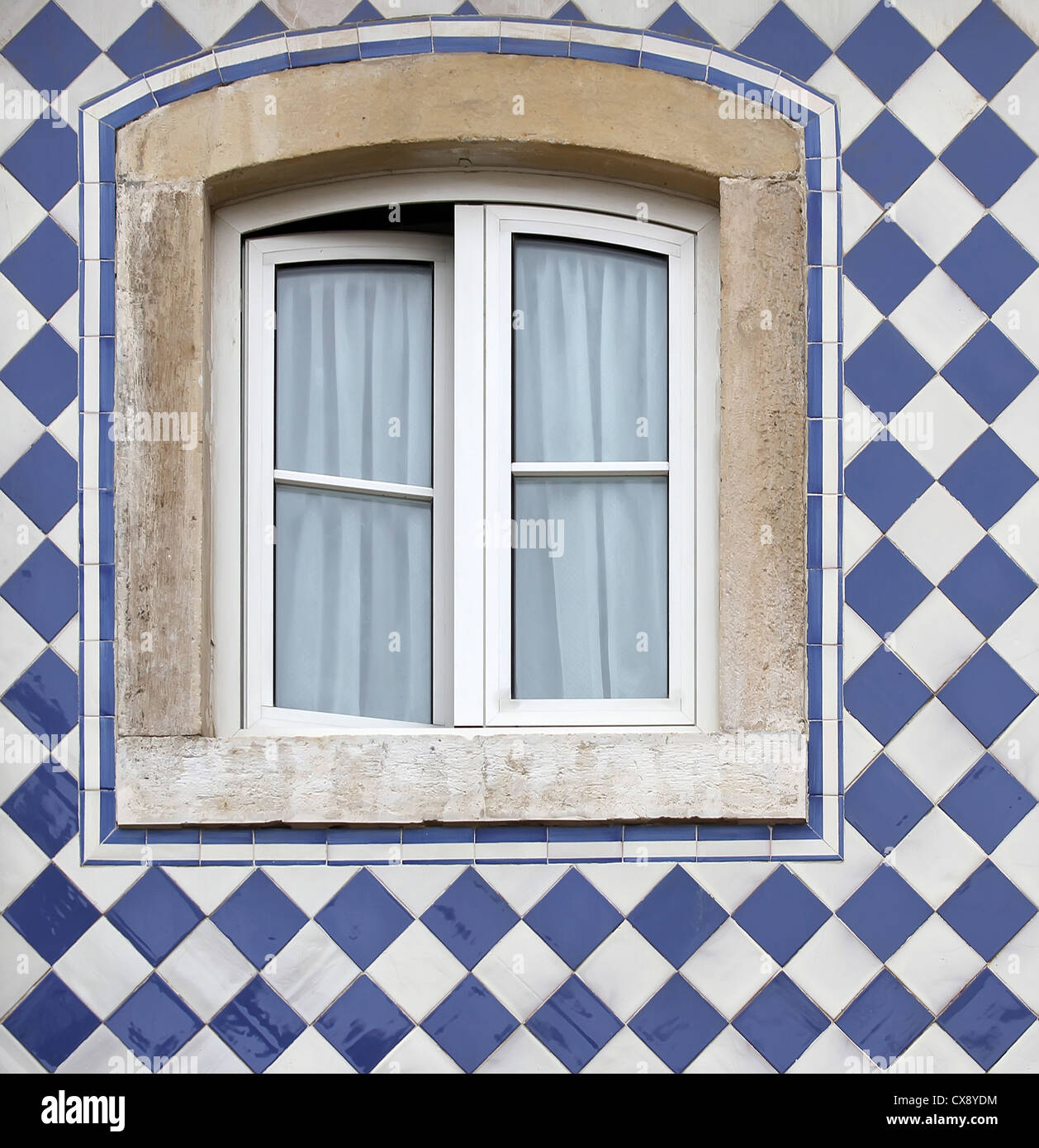 Tiled window facade hi-res stock photography and images - Alamy