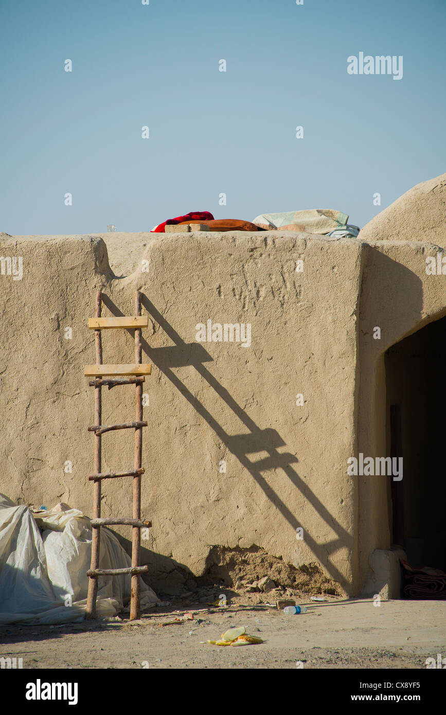 Mud wall building in Helmand province, Afghanistan Stock Photo - Alamy