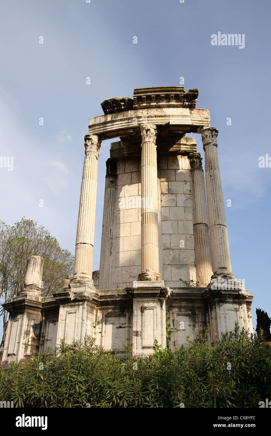 Roman pillars columns hi-res stock photography and images - Alamy