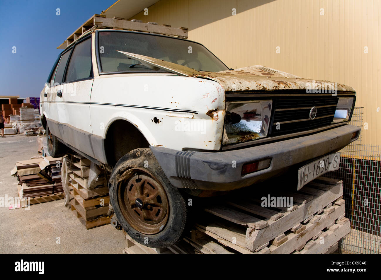 Broken down old car hi-res stock photography and images - Alamy