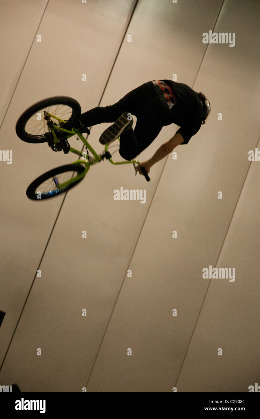 BMX on ramp doing tricks Stock Photo - Alamy