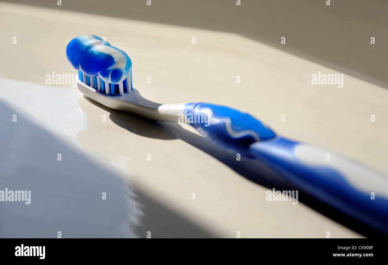 toothbrush and toothpaste Stock Photo - Alamy