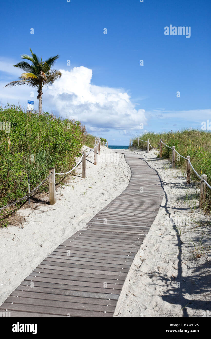 Boardwalk on beach path, Miami Beach, Florida, USA Stock Photo - Alamy