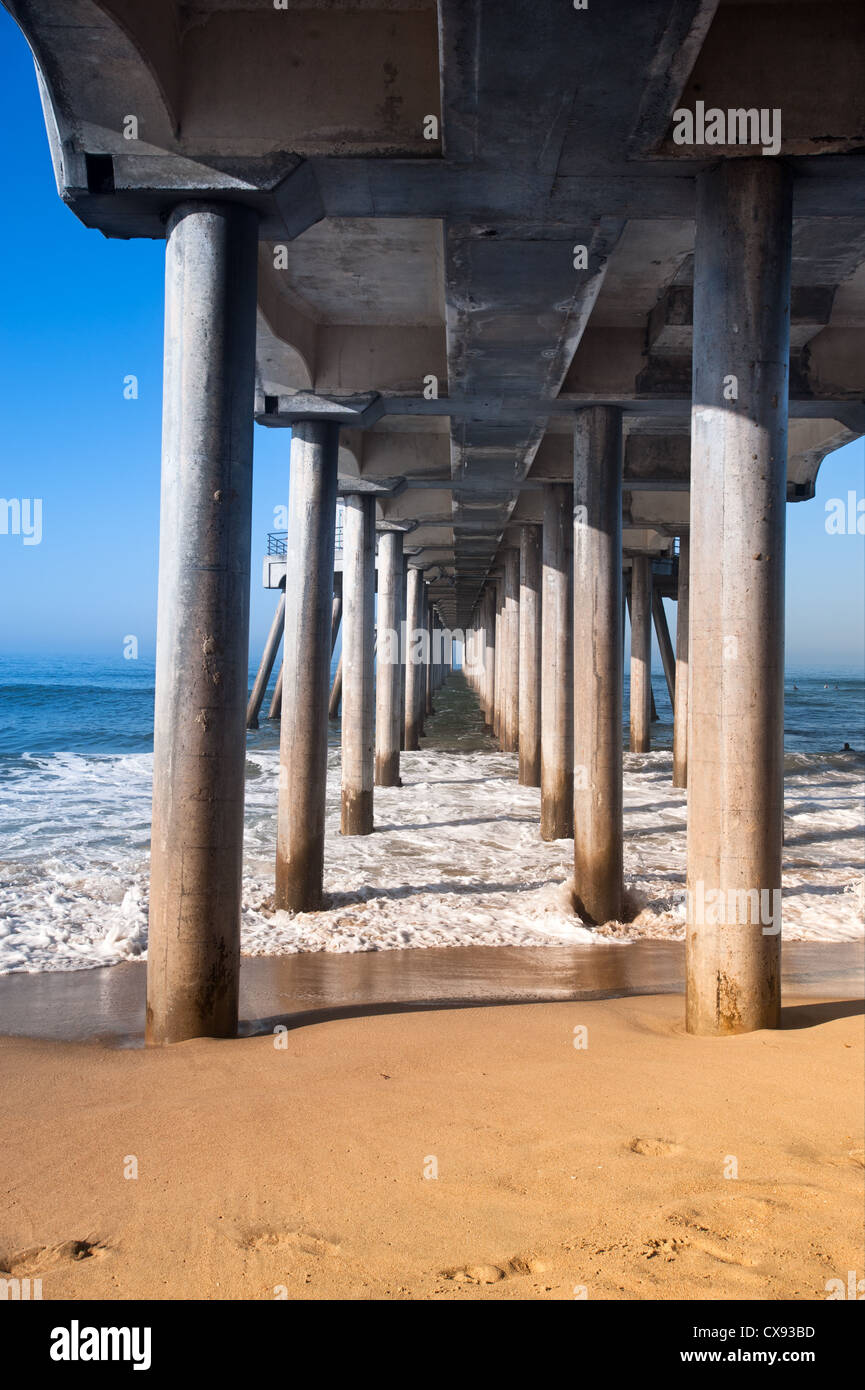 Massive structure hi-res stock photography and images - Alamy