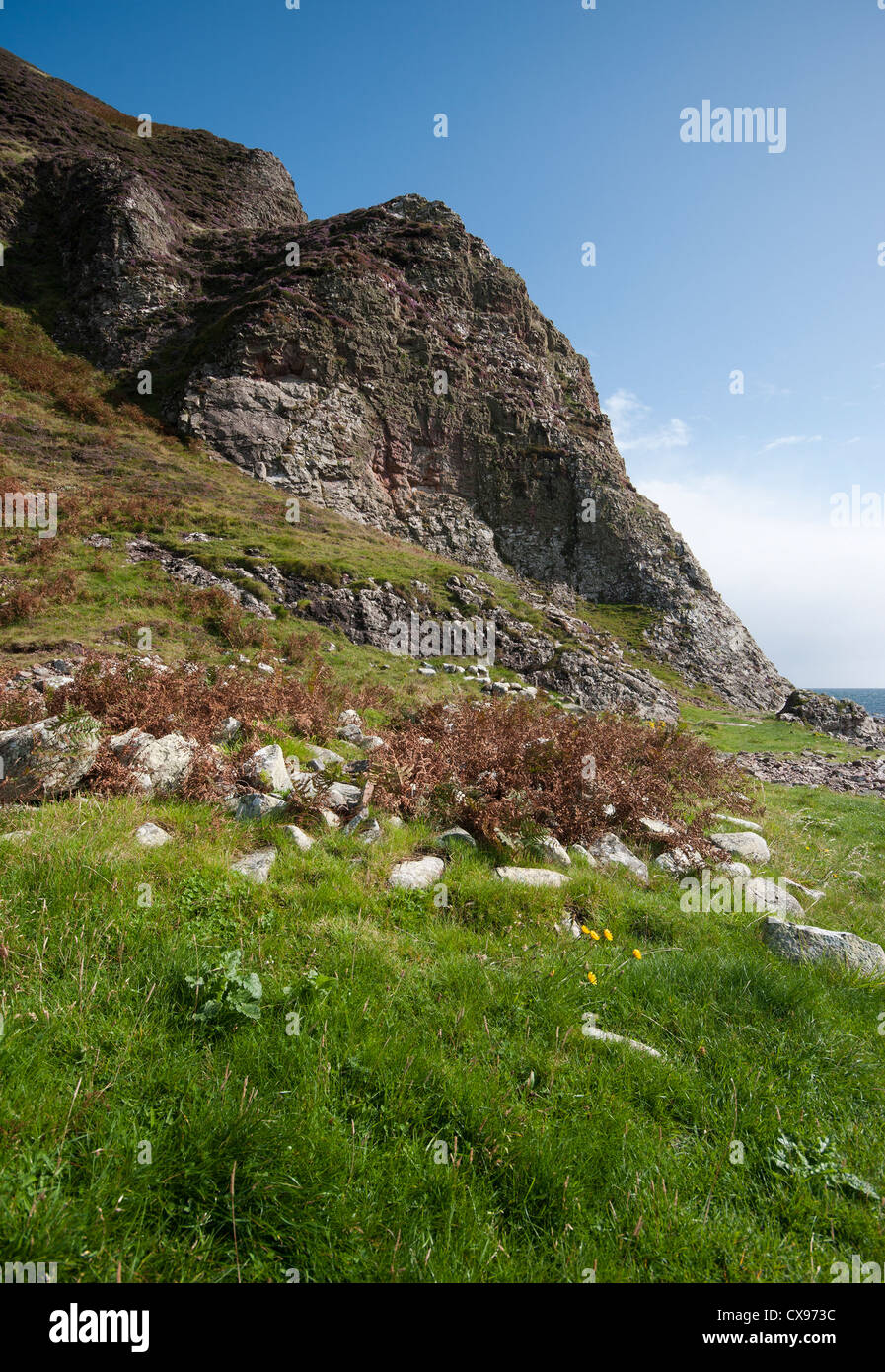 Island outcrop hi-res stock photography and images - Alamy