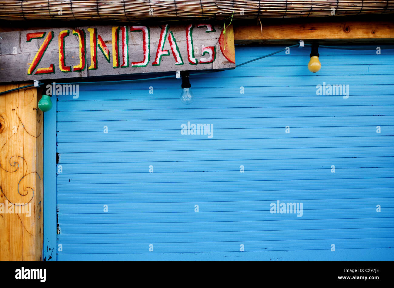Sunday closed sign hi-res stock photography and images - Alamy