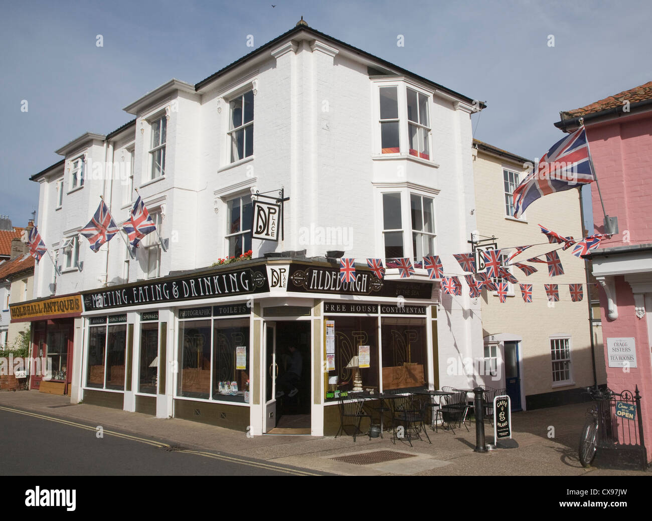 English pub with union jack flags hi-res stock photography and images ...