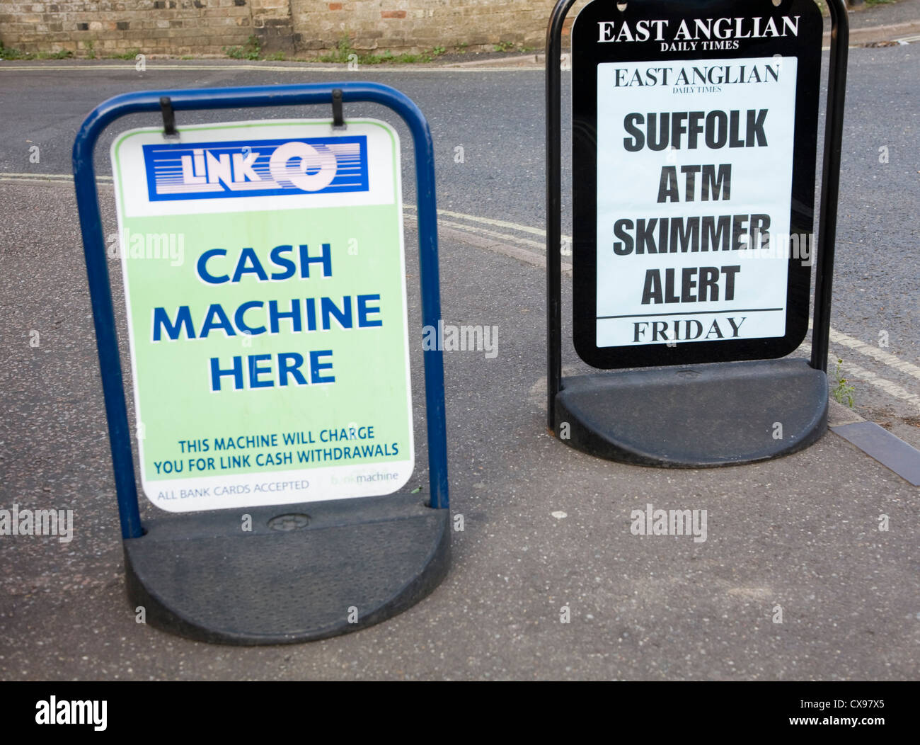 Warning ATM skimmer alert shop cash machine sign Stock Photo - Alamy
