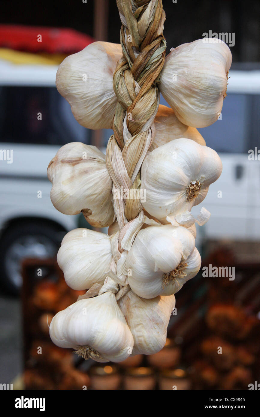 String garlic hi-res stock photography and images - Alamy