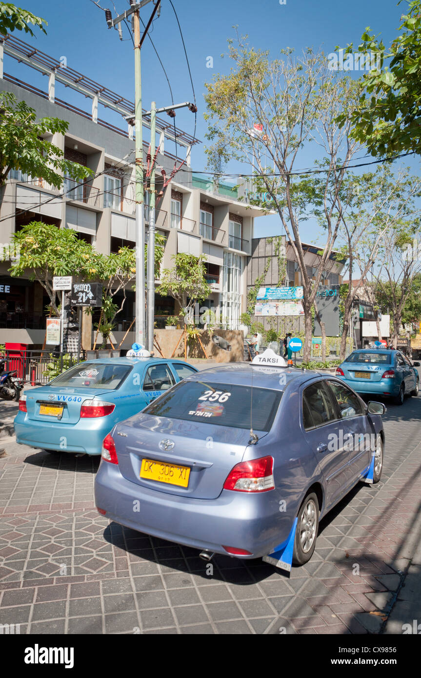 Jalan Legian (Legian Street), Kuta, Bali Stock Photo - Alamy