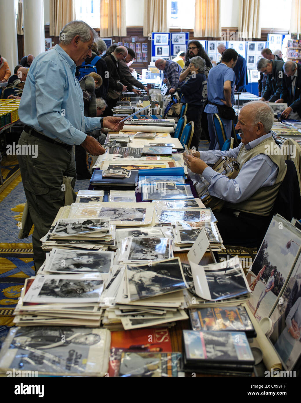 James bond convention hi-res stock photography and images - Alamy