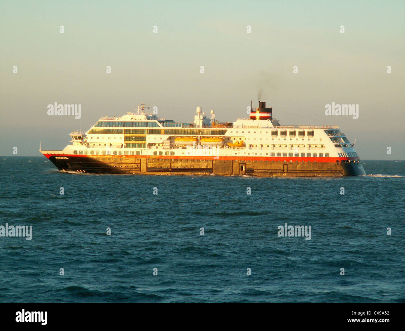 Ship midnatsol hi-res stock photography and images - Alamy
