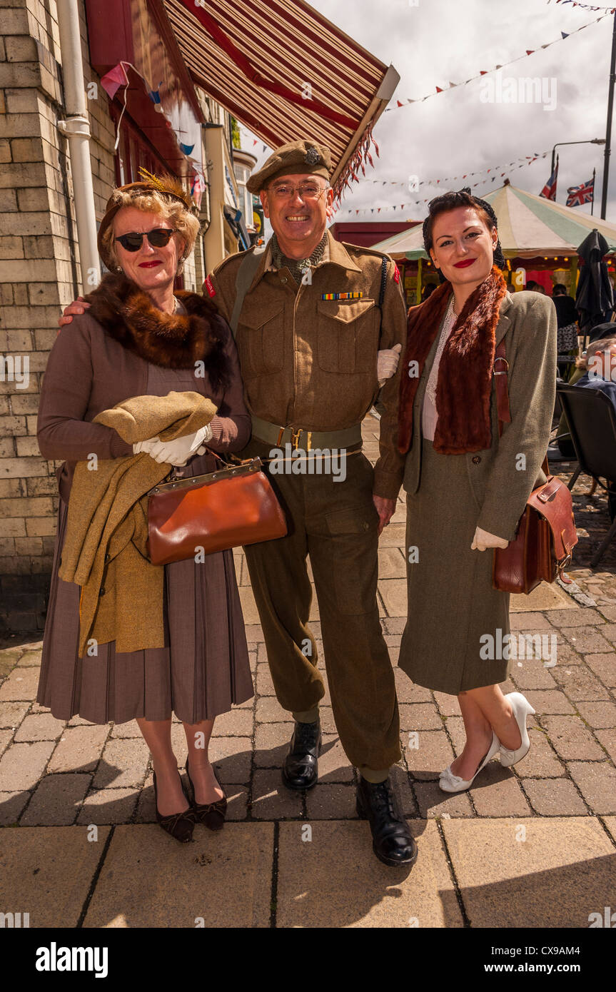 1940s england family hi-res stock photography and images - Alamy