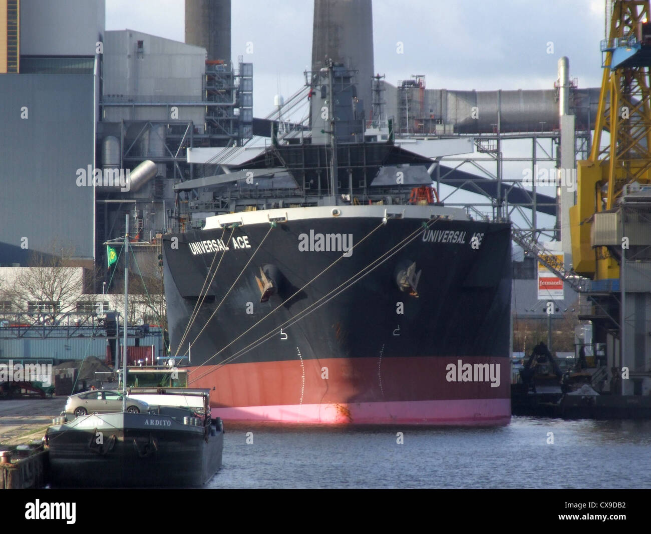 Wood chips carrier hi-res stock photography and images - Alamy