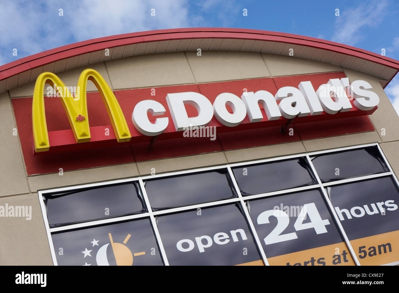 Mcdonalds mcdonalds restaurant sign hi-res stock photography and images ...