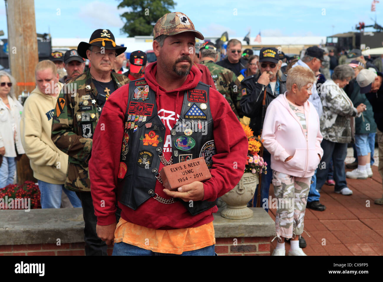 Kokomo Indiana Vietnam Veterans Reunion 2012 placing memorial bricks ...