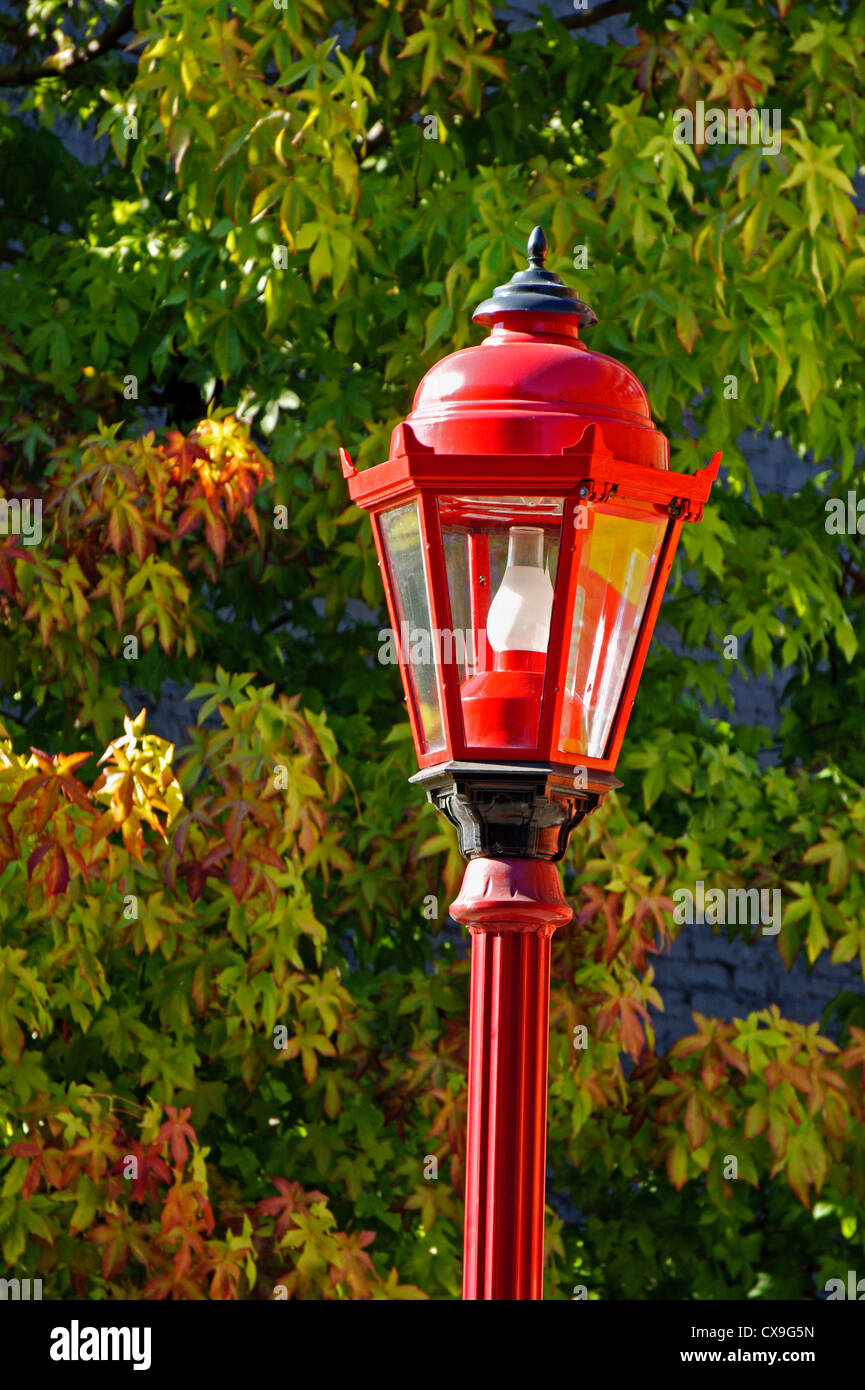 Lamp post fall colors hi-res stock photography and images - Alamy