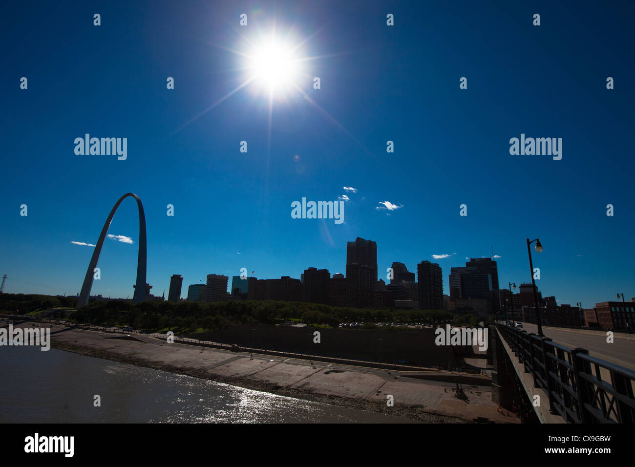 Downtown silhouette hi-res stock photography and images - Alamy