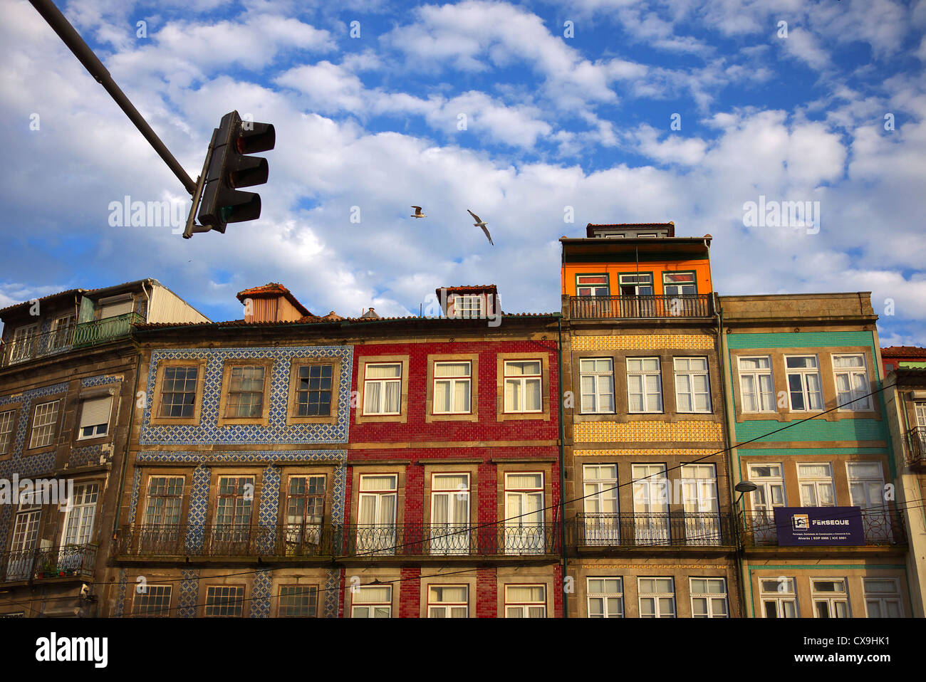 Housing in porto hi-res stock photography and images - Alamy