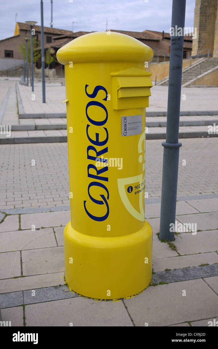 Correos postal service post box in Spain Stock Photo - Alamy