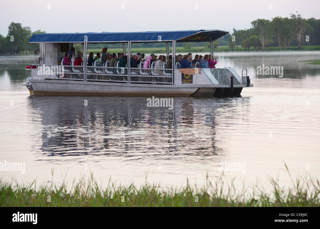 Wildlife boat cruise hi-res stock photography and images - Alamy