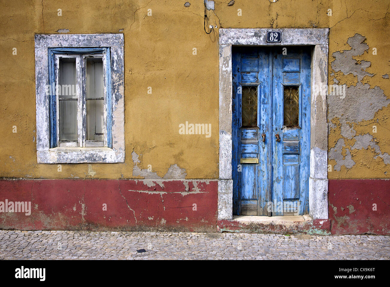 Run down cottage hi-res stock photography and images - Alamy