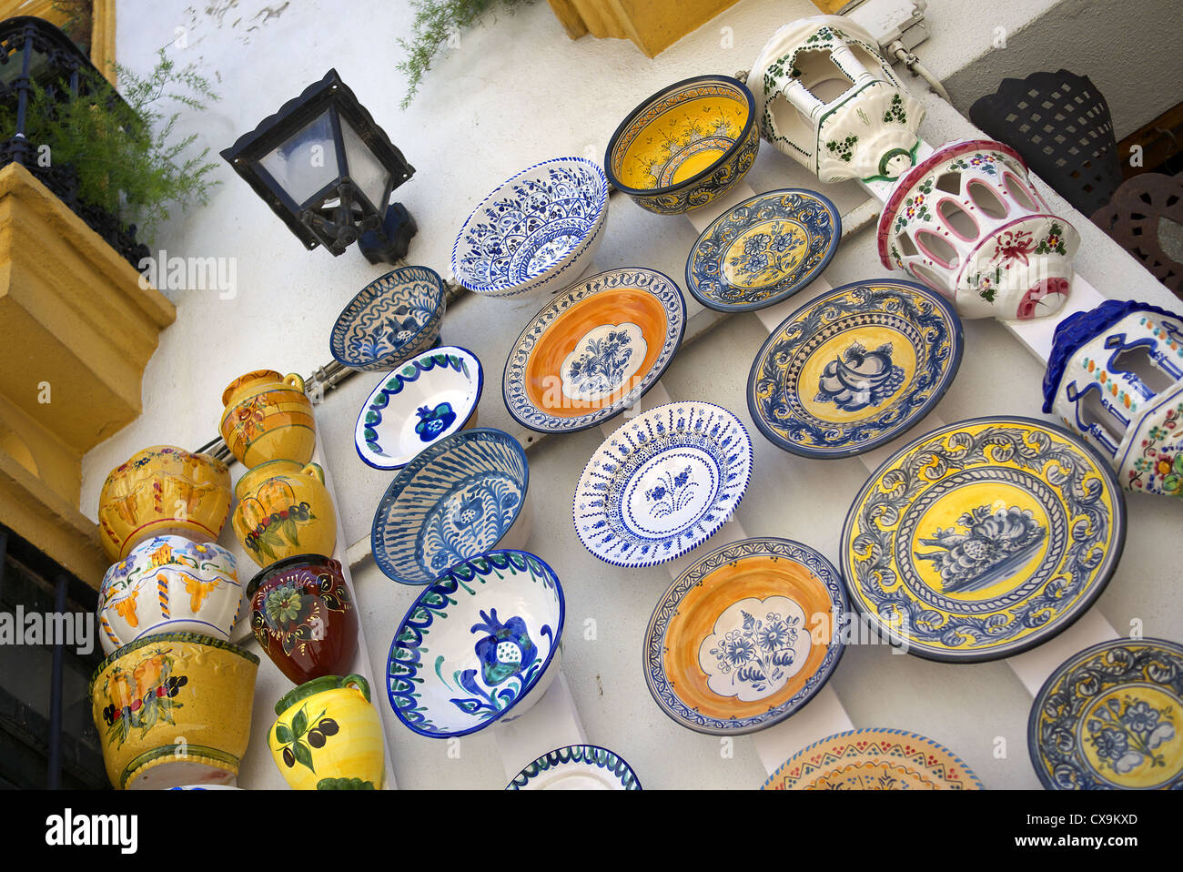 Outside ceramics shop hi-res stock photography and images - Alamy