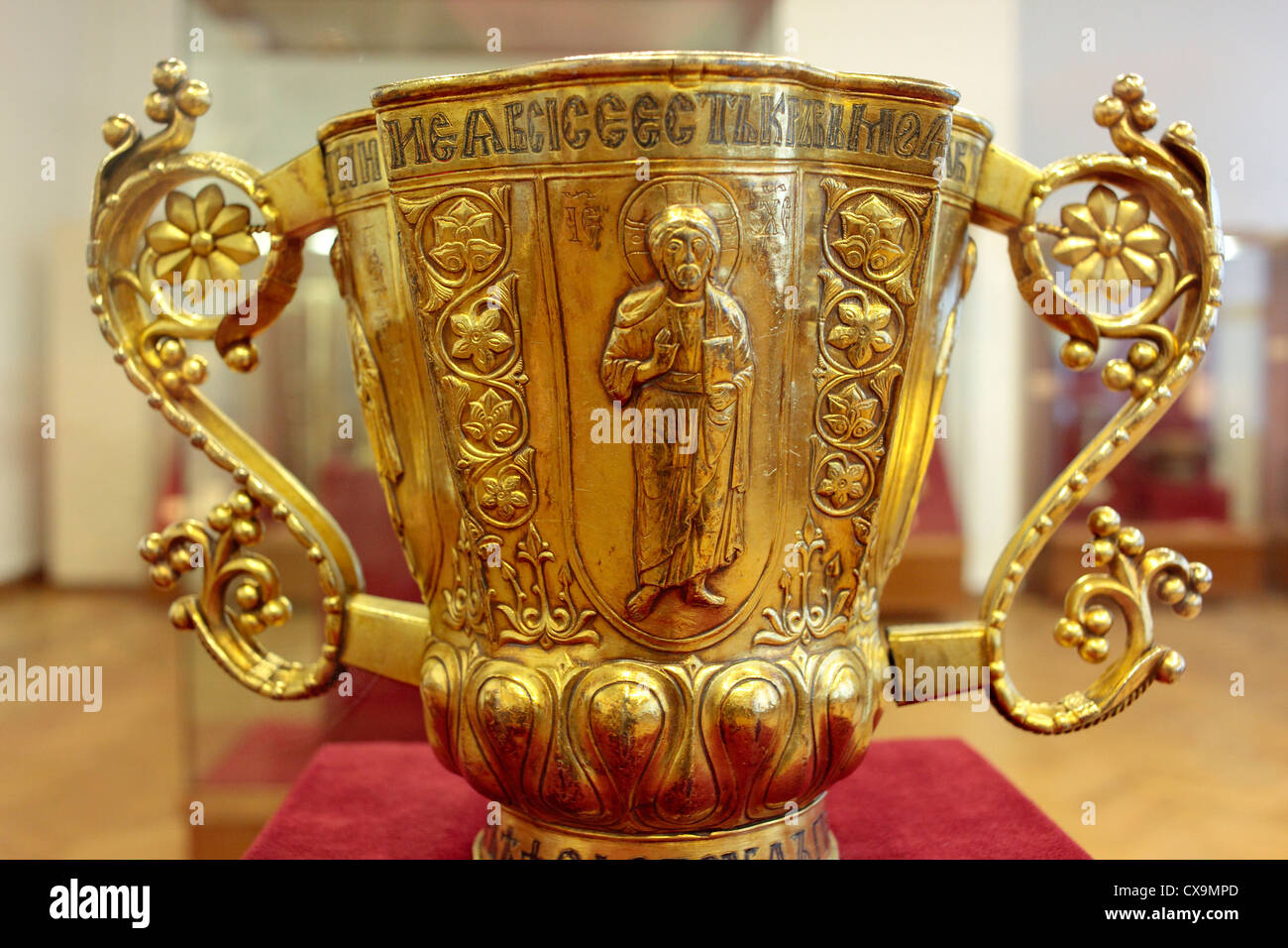 Medieval silver cup hi-res stock photography and images - Alamy