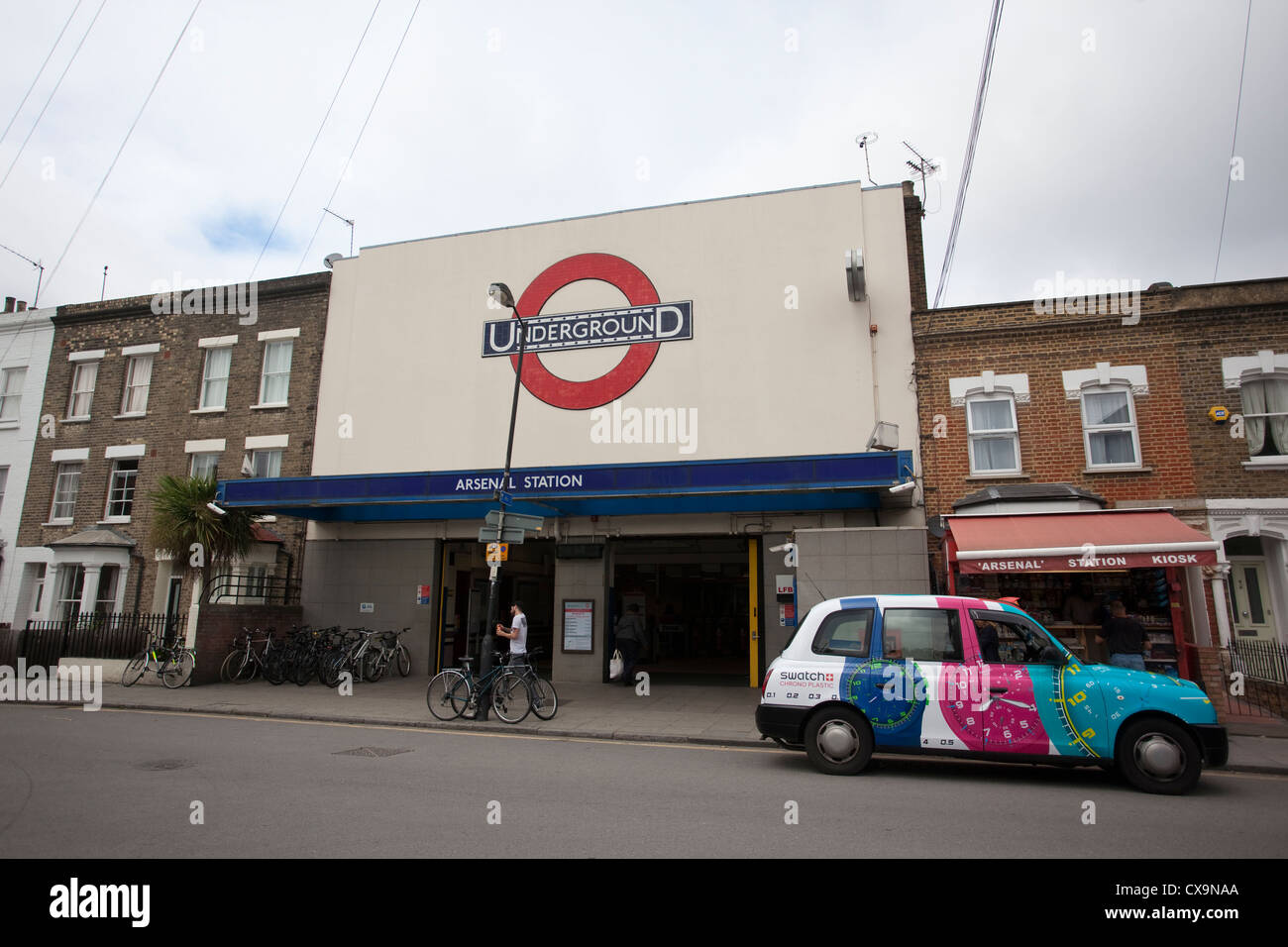 Arsenal tube station hi-res stock photography and images - Alamy