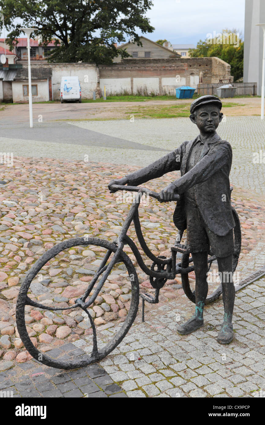 Statue of Arvo Part in Rakvere (Wesenberg), Laeaene-Viru, Estonia Stock ...