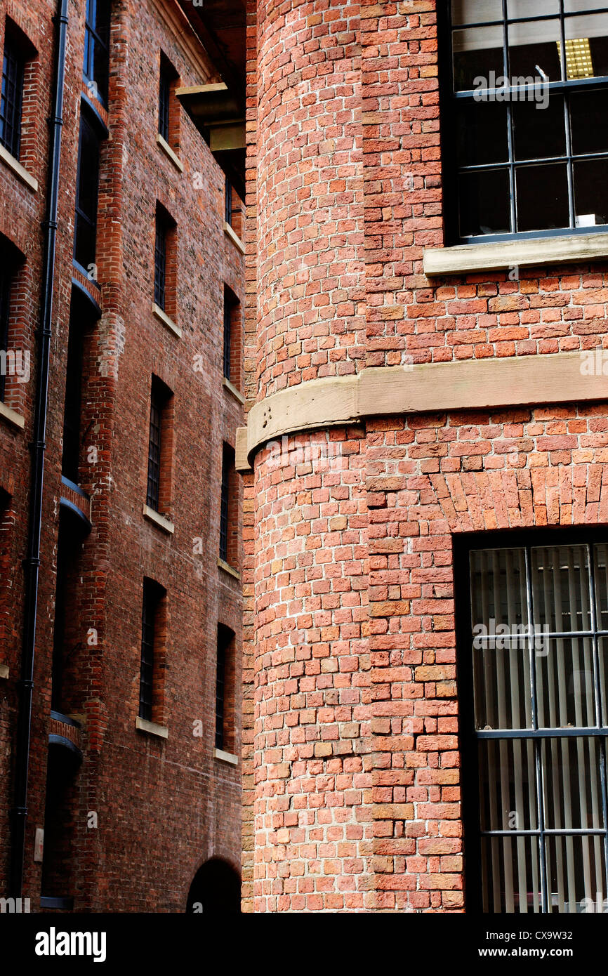 Victorian brick warehouse wall hi-res stock photography and images - Alamy