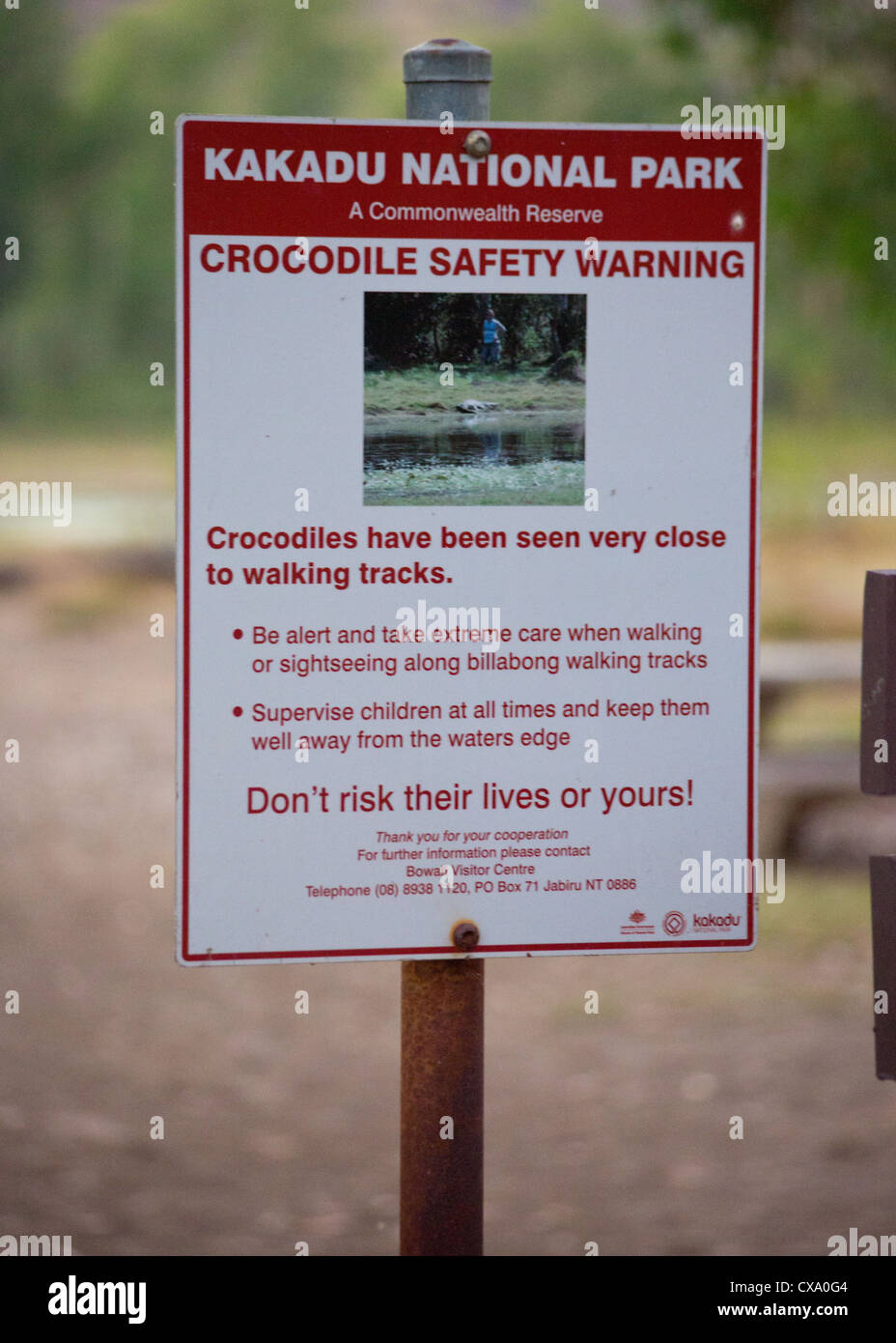 Crocodile warning sign hi-res stock photography and images - Alamy