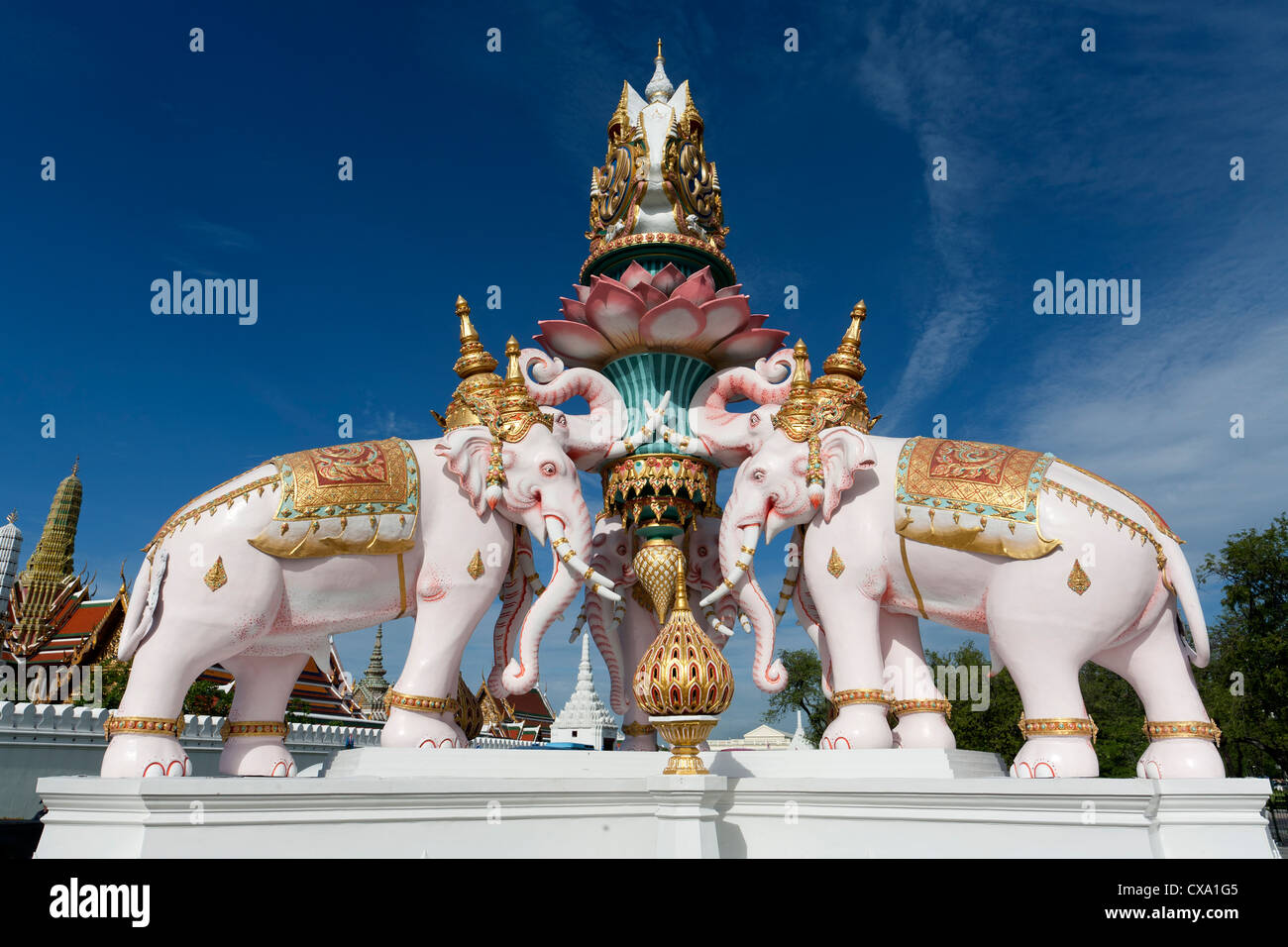 Three Elephants statue Bangkok Thailand Stock Photo - Alamy
