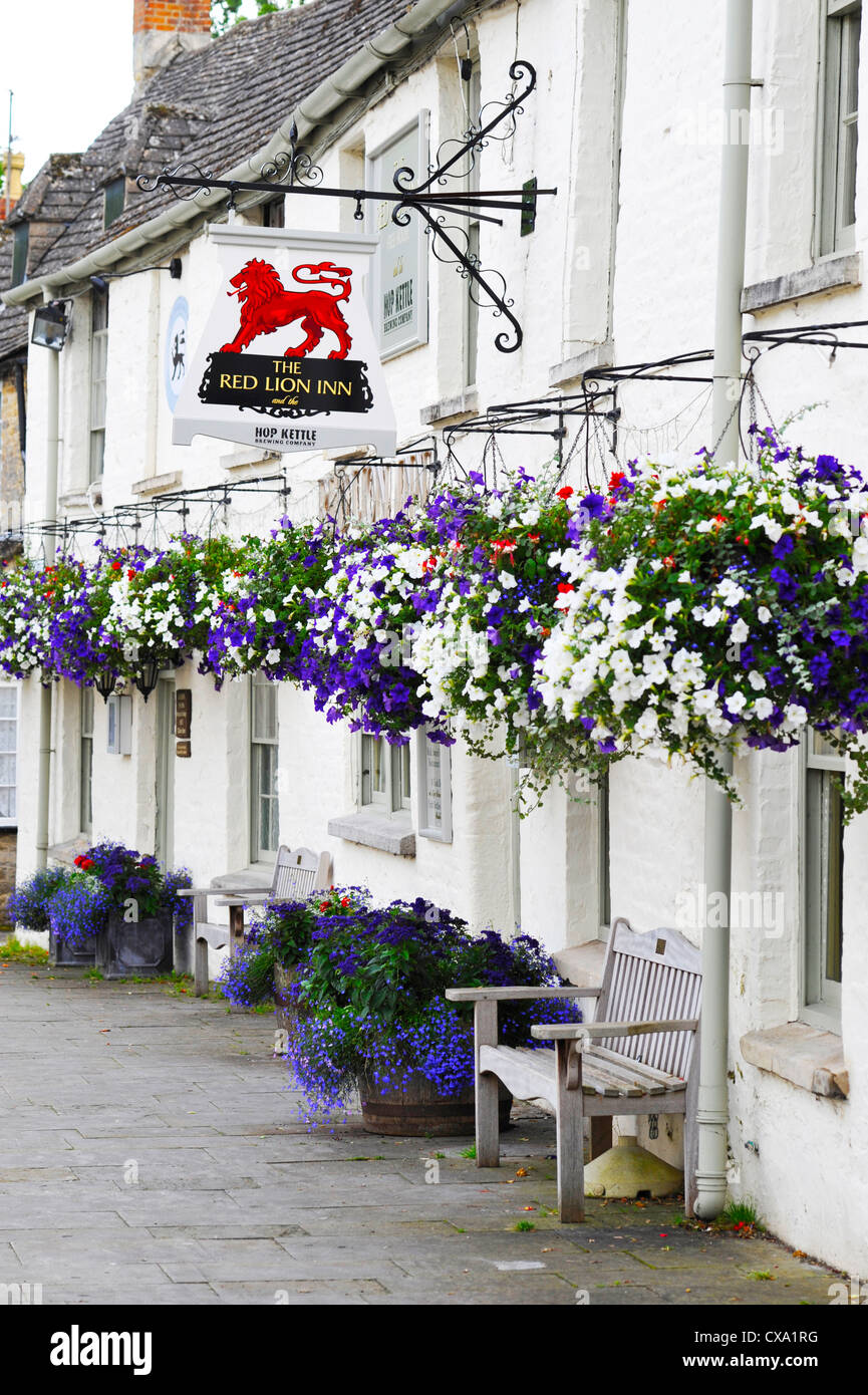 The Red Lion Inn, Cricklade, Wilshire Stock Photo - Alamy