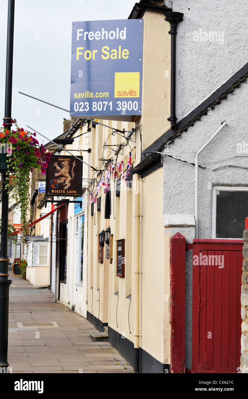 Pub For Sale High Resolution Stock Photography and Images - Alamy