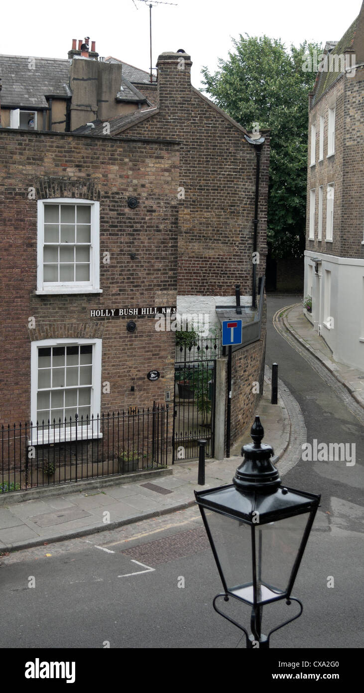 Gaslight street lamps london hi-res stock photography and images - Alamy