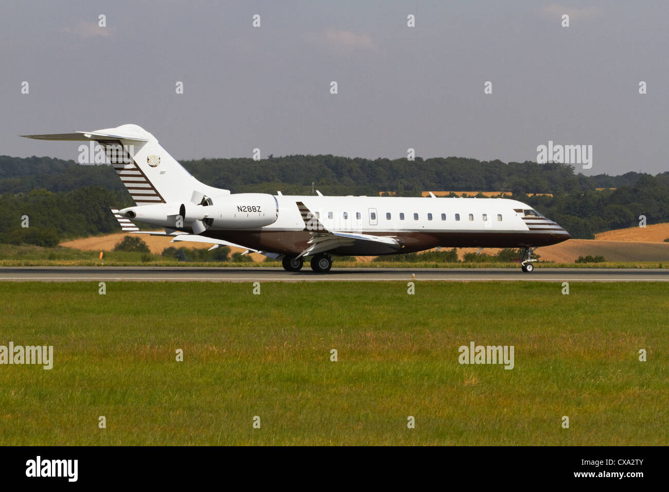 Reverse thrust jet engine hi-res stock photography and images - Alamy