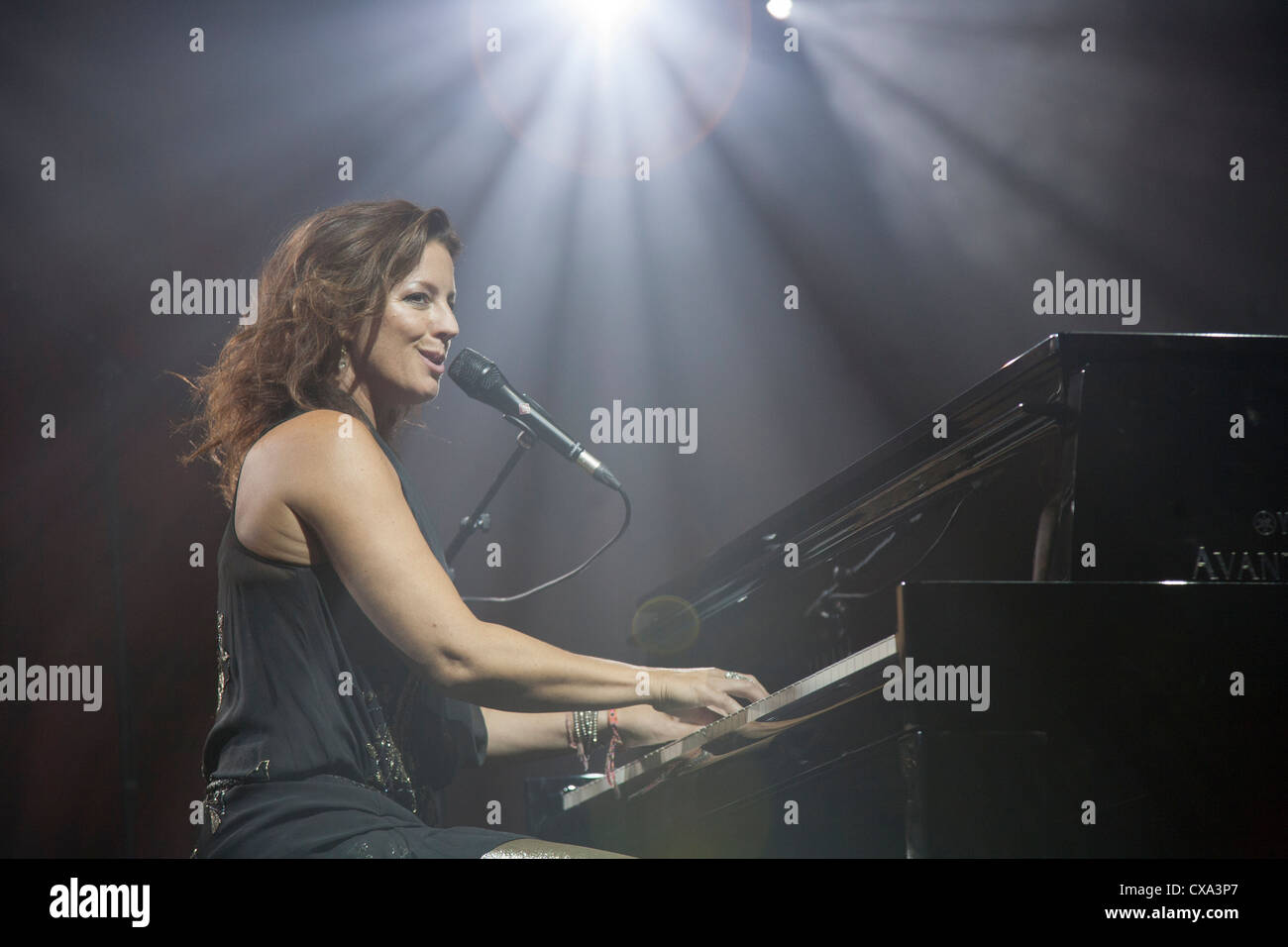 Sarah mclachlan hi-res stock photography and images - Alamy