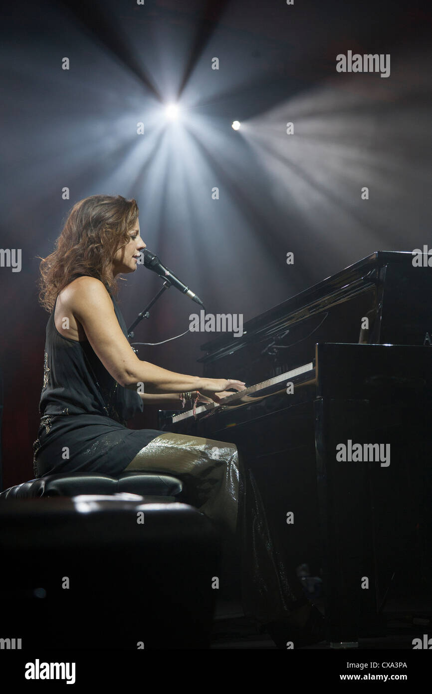 Sarah mclachlan hi-res stock photography and images - Alamy