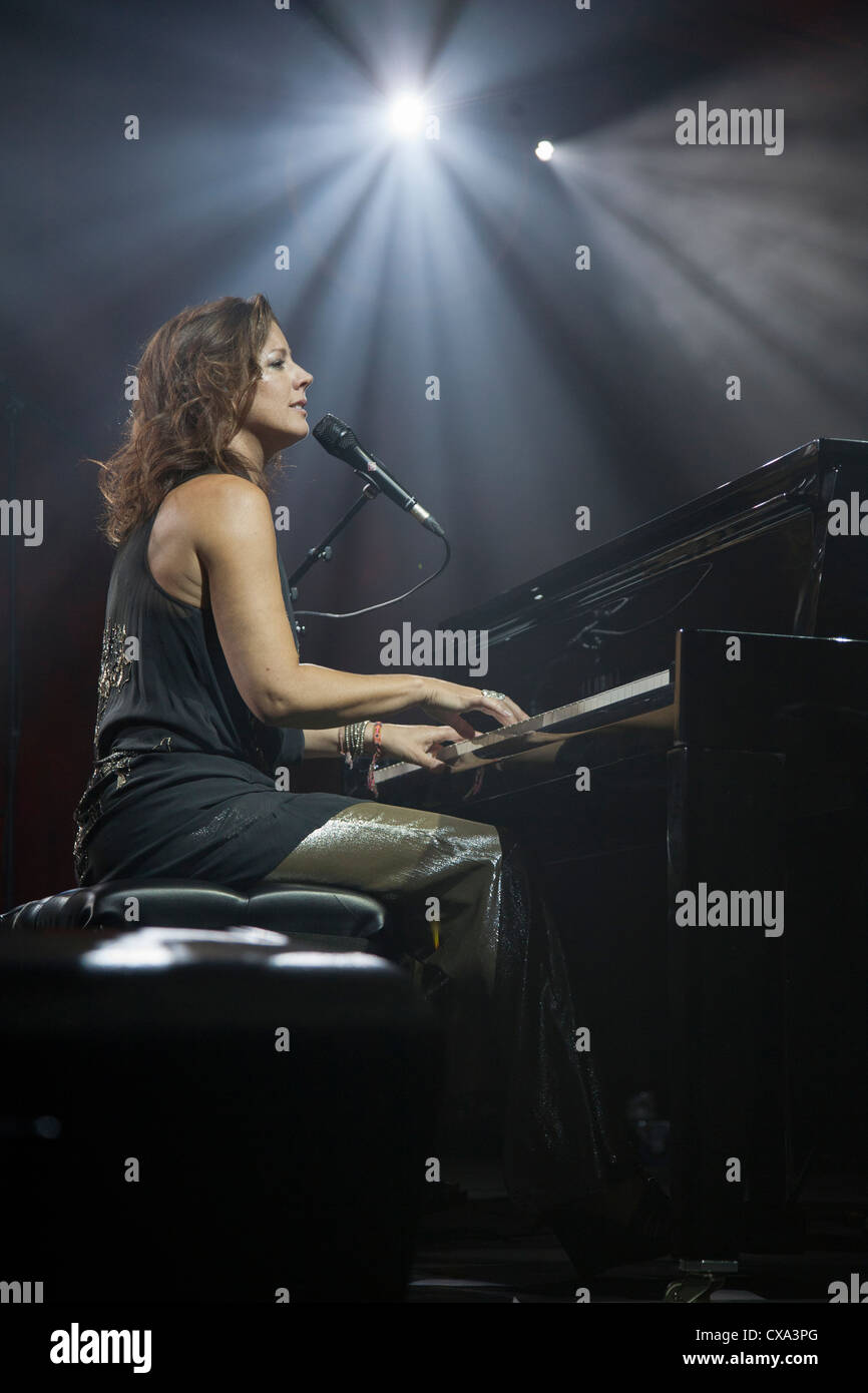 Sarah mclachlan hi-res stock photography and images - Alamy