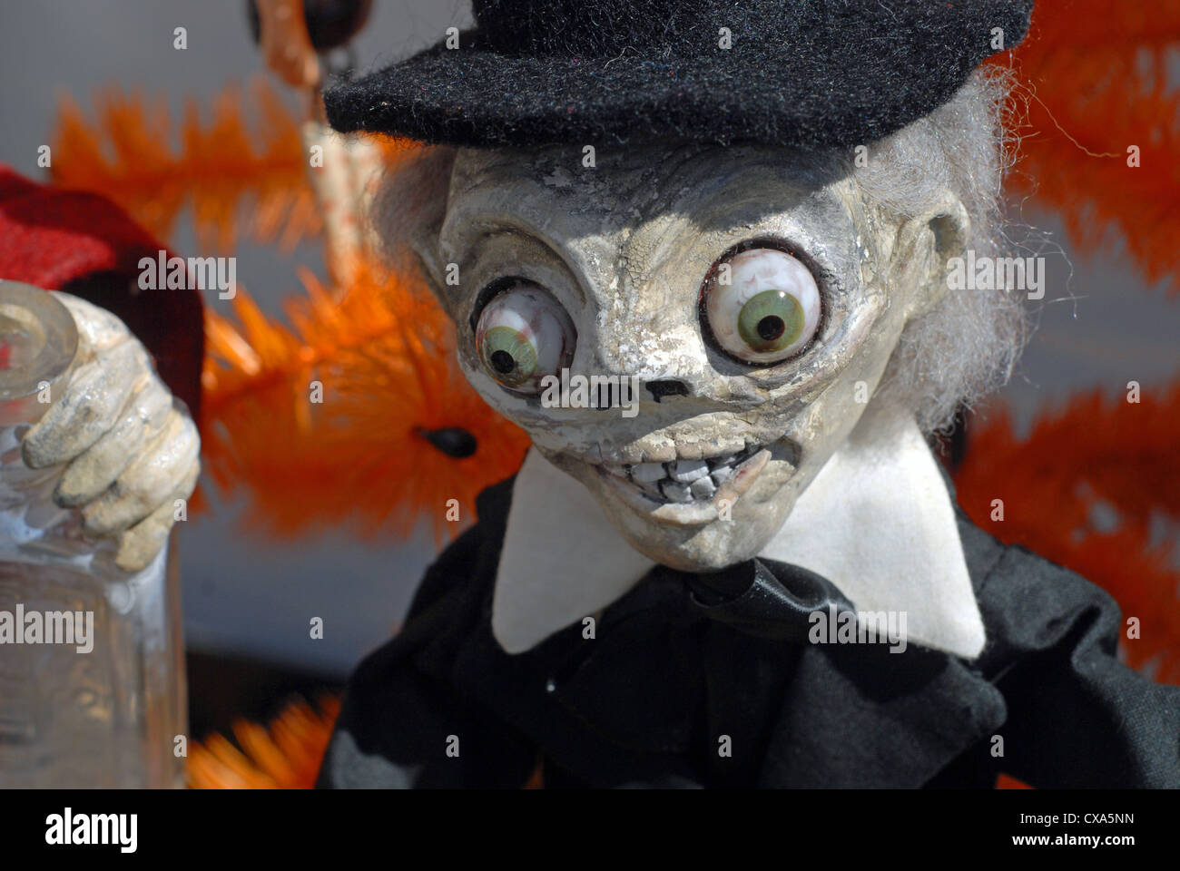 Halloween decoration - Zombie pilgrim Stock Photo - Alamy