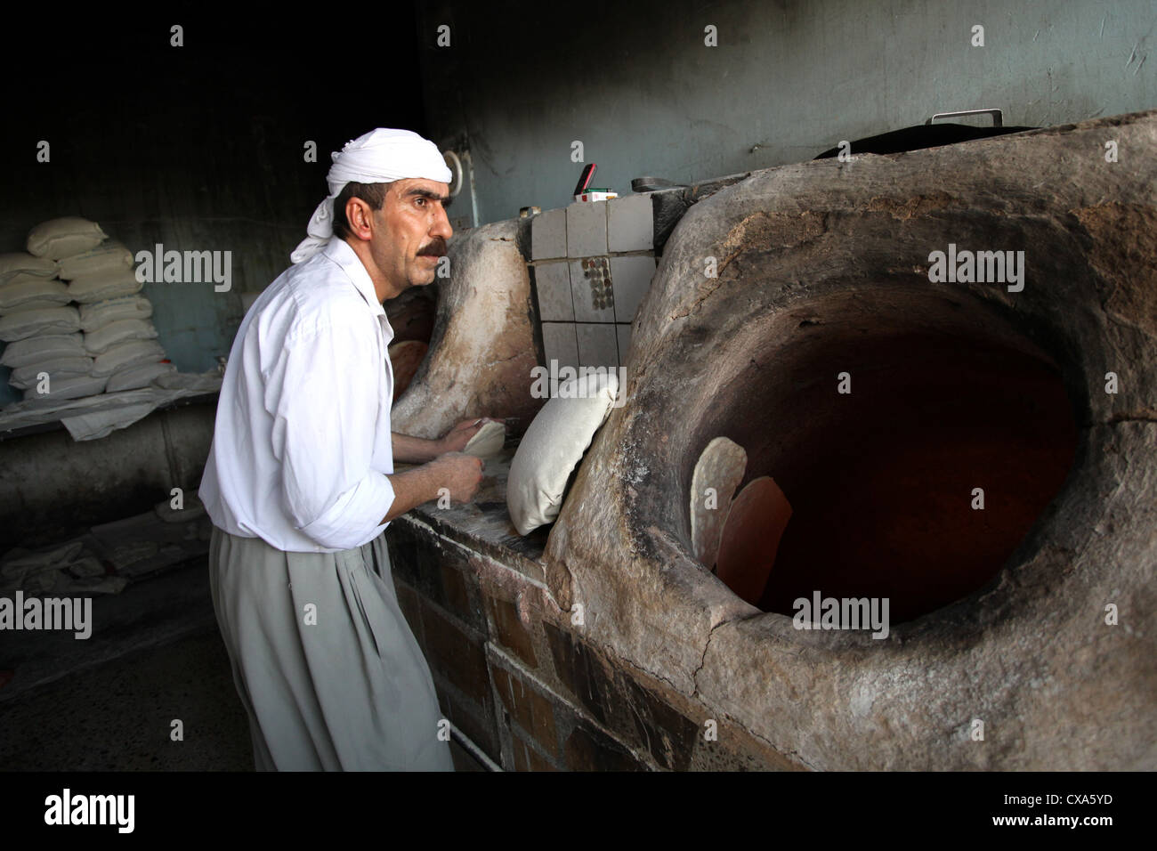 Iraq bread hi-res stock photography and images - Alamy