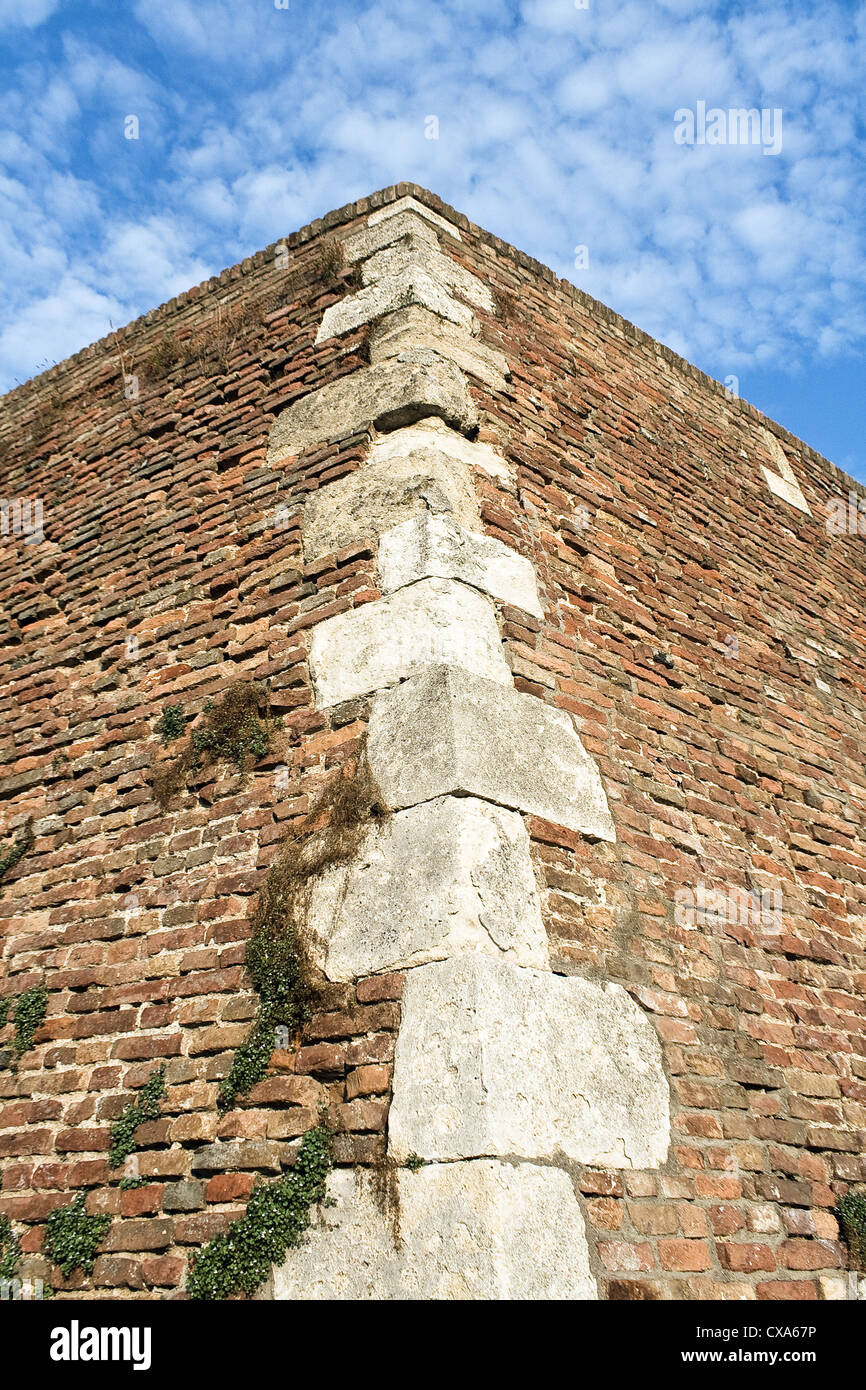 Corner brick pattern hi-res stock photography and images - Alamy