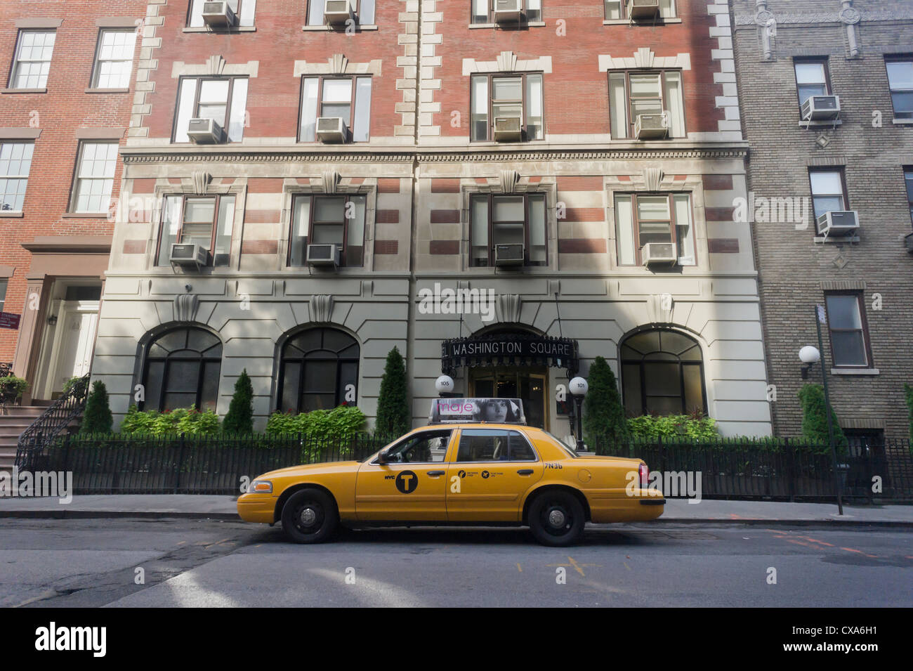 Washington square hotel new york city hi-res stock photography and ...