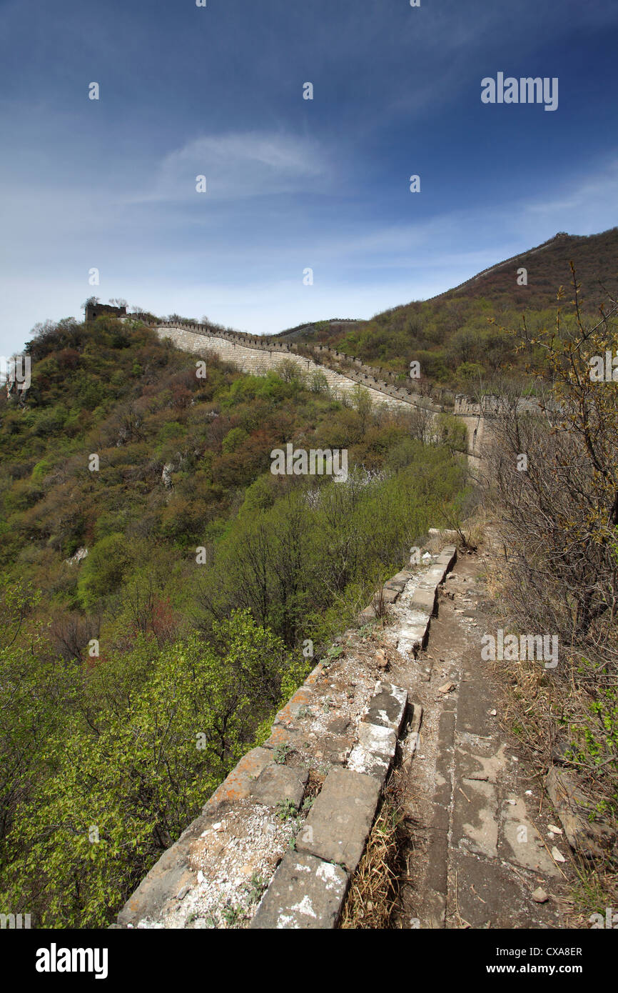 The Mutianyu section of the Great Wall of China, Mutianyu valley ...