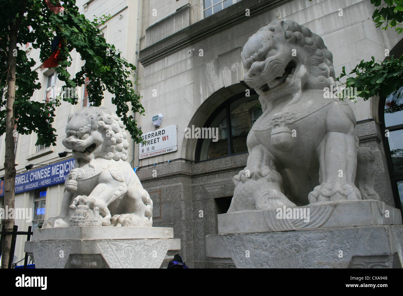Stone lions sculpture in hi-res stock photography and images - Alamy