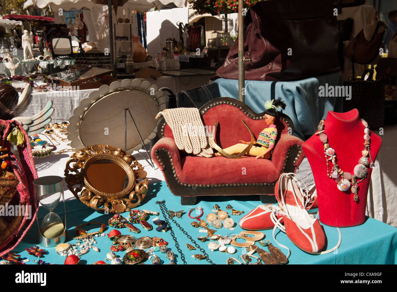 Vintage stall hi-res stock photography and images - Alamy
